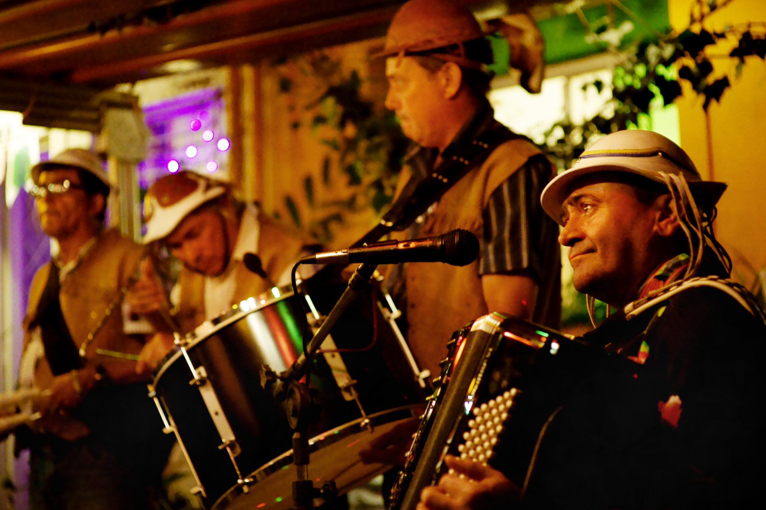 Buser te leva para os melhores forrós da Bahia - Buser